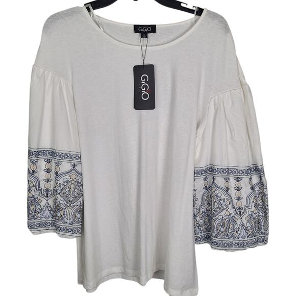 Gigio | Tops | Gigio Usa White Scoop Neck W Large Puff Embroidered ...